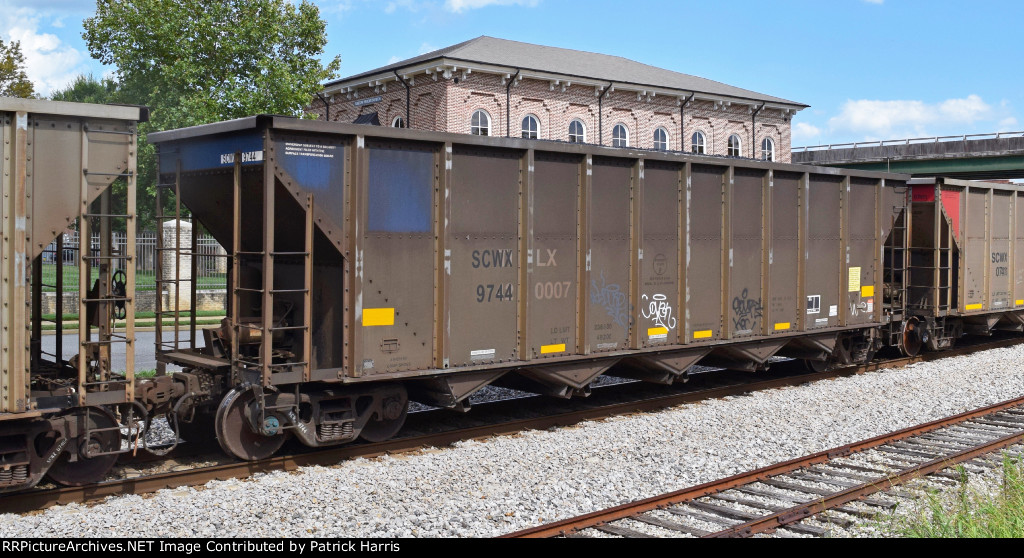 SCWX 9744 X-TILX 42007 Trinity RDVI 8-gate rapid-discharge hopper on CSX in Cartersville GA 4 ...